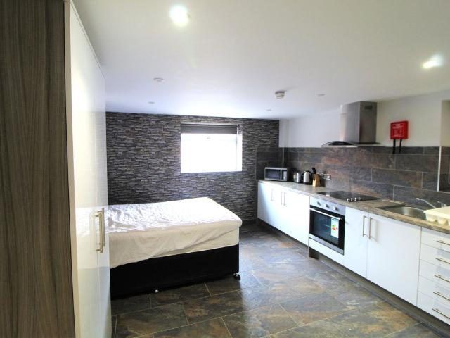 Gulson Lodge, Coventry, West Midlands CV1, Studio to rent, £850 pcm | PrimeLocation