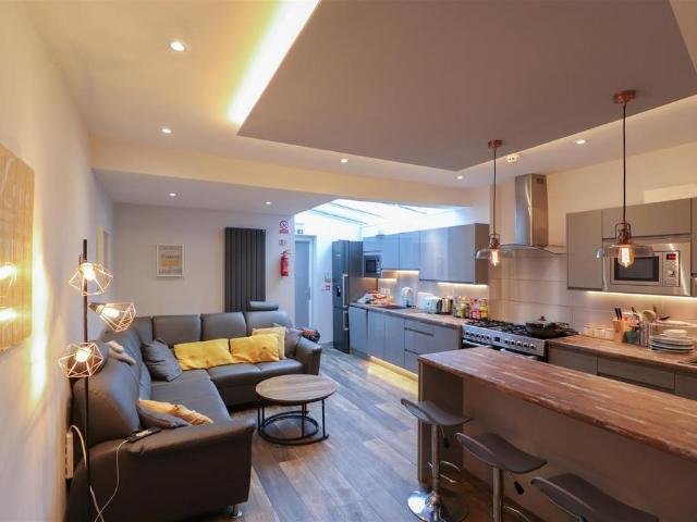Gulson Road, Coventry CV1 6 bed terraced house to rent £3,450 pcm £796 pw
