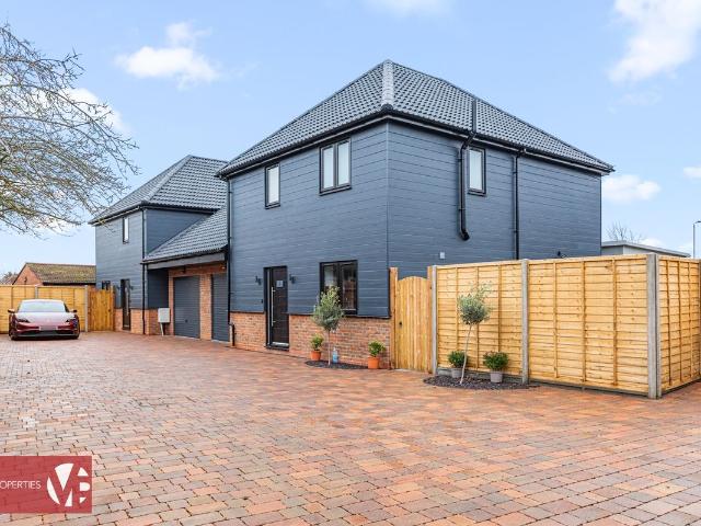Gurwood Close Duke Street, Hoddesdon EN11, 3 bed semi detached house to rent, £2,450 pcm | PrimeLocation