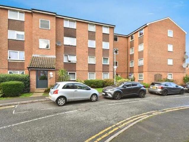 Gurney Close, Barking, 2 Bedroom Apartment
