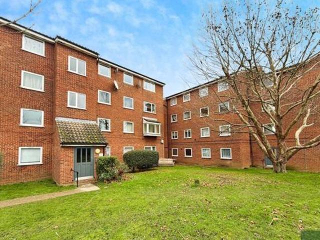 Gurney Close, Barking, 2 Bedroom Flat