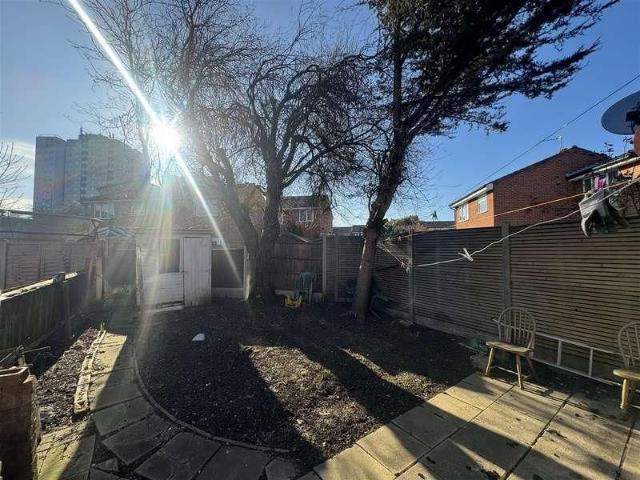 Gurney Close, Barking, IG11