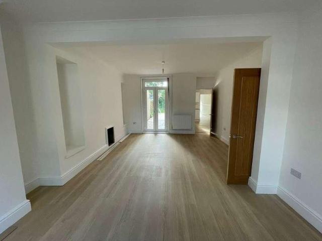 Gurnos Road, Swansea, SA4
