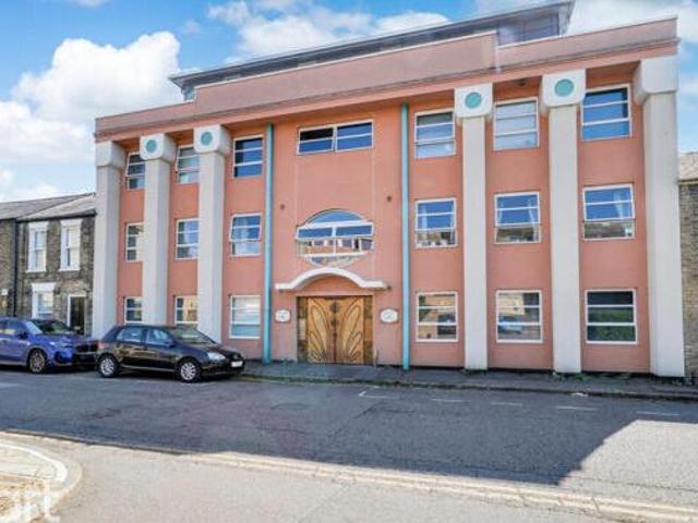 Guthrie Court, Paradise Street, 2 Bedroom Flat