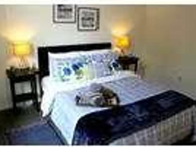 Gym, Pool, Hot Tub, 2 Bedroom Apartment in Hollywood, Los Angeles