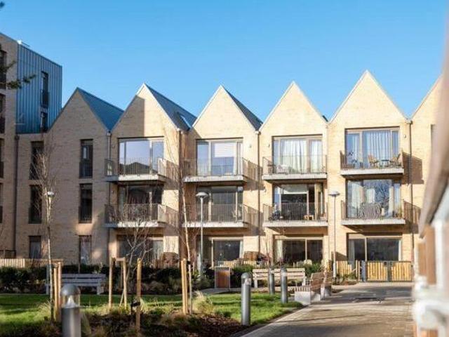 / Gylemuir Lane, Corstorphine, 2 Bedroom Flat