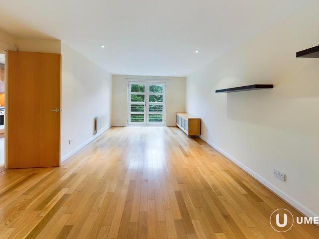 Gylemuir Road, Corstorphine. 2 bed apartment to rent £1,375 pcm £317 pw