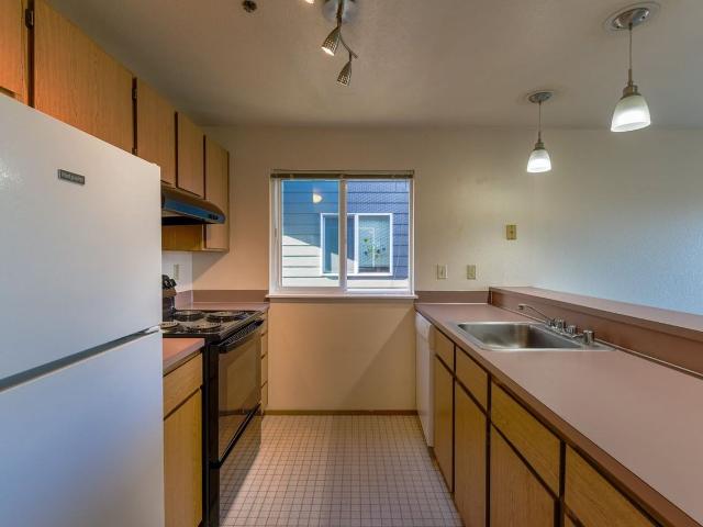 H04422MQ REF 1 Bedroom Apartment for Rent at 4422 Francis Ave N, Seattle, WA 98103 Fremont