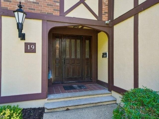 H Kensington Rd Unit H, Chatham Township, Condo For Sale