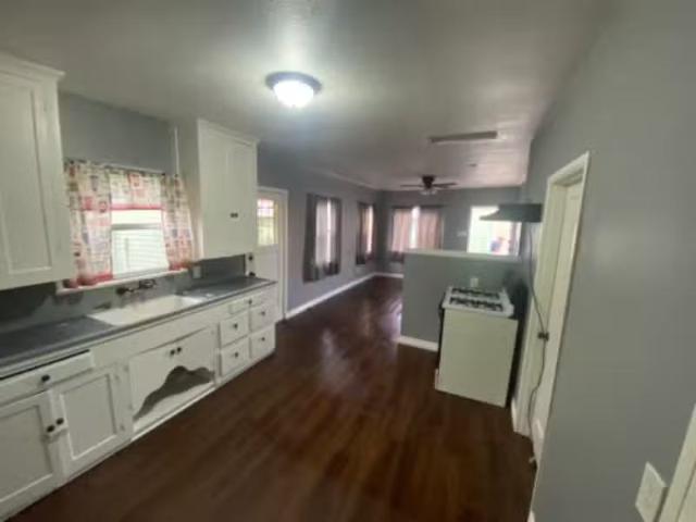 H street back unit 960 1/2 N H St #REAR