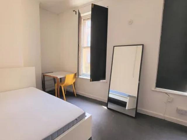 HC Bhopal And Co, 98 Brick Lane, Spitalfields, London, E1 6RL, United Kingdom | 1 bed apartment for rent #168181077 | Rentberry