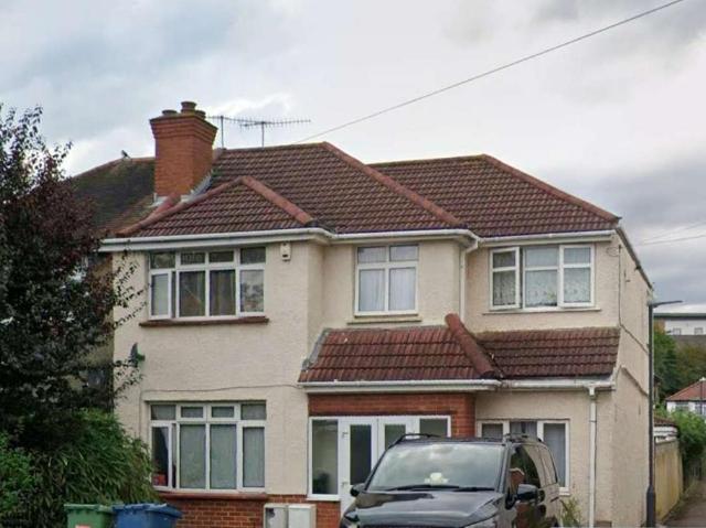 HA2 2 bed maisonette to rent £1,900 pcm £438 pw