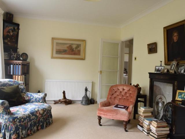 Hambleton, Burfield Road, Old. 4 bed maisonette to rent £2,350 pcm £542 pw