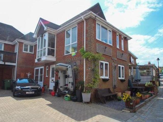 Hamble, High Street, Southampton, 3 Bedroom Semi detached