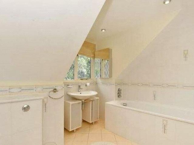 Hambleden, Henley On Thames, Buckinghamshire RG9, 1 bed flat to rent, £1,450 pcm | PrimeLocation