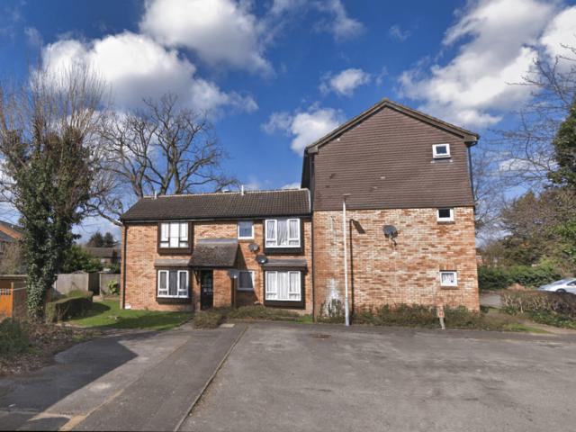Hambledon Close, UB8 3UD Studio to rent £1,425 pcm £329 pw