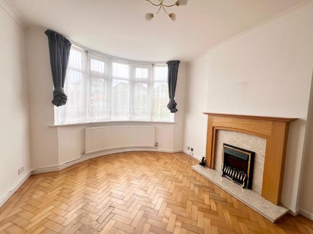 Hambledon Drive, Nottingham, NG8 3 bed detached house to rent £1,575 pcm £363 pw