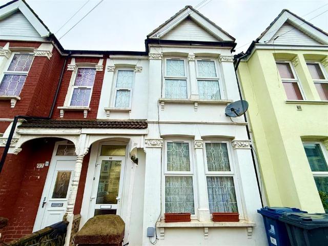 Hambrough Road, Southall 4 bed property to rent £2,800 pcm £646 pw