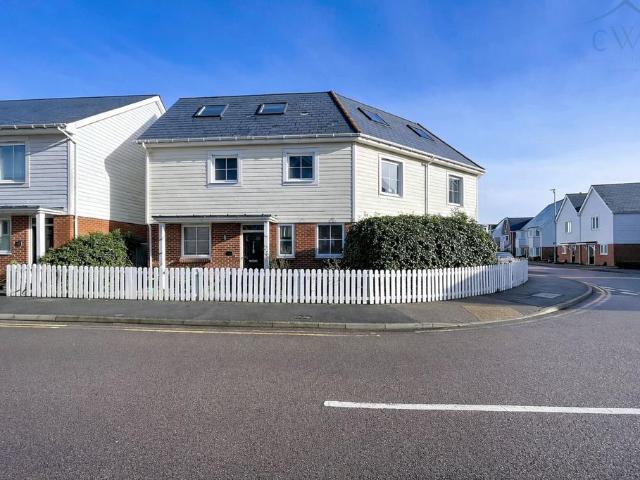 Hambrook Road, Snodland, ME6 5 bed property to rent £2,300 pcm £531 pw