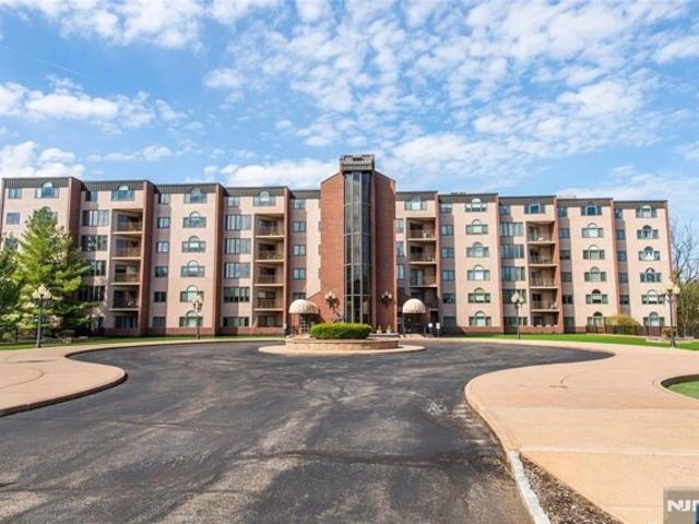 Hamburg Tpke Unit,wayne, Condo For Sale