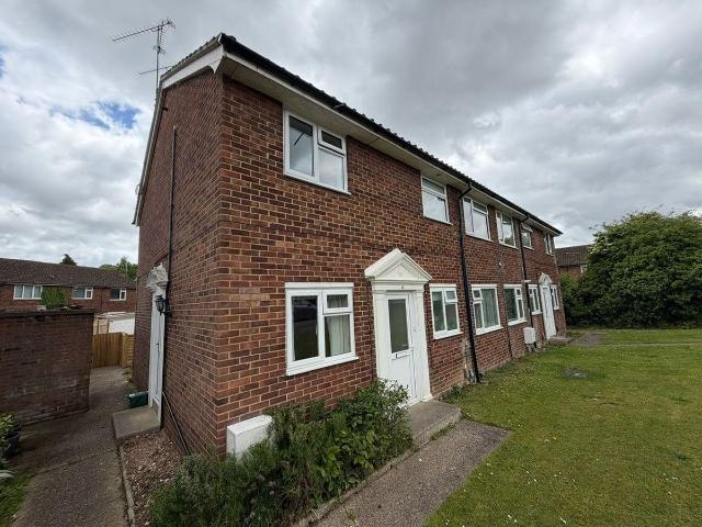 Hamelyn Road, Basingstoke RG21, 2 bed maisonette to rent, £1,200 pcm | PrimeLocation