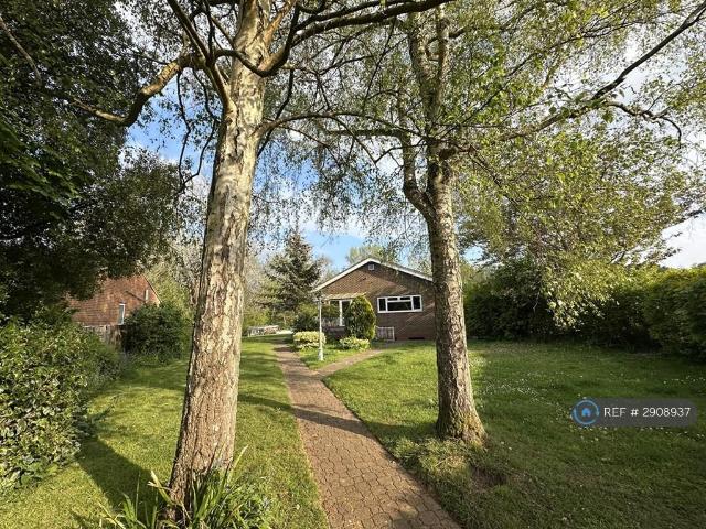 Hamhaugh Island, Shepperton, TW17 1 bed flat to rent £1,700 pcm £392 pw
