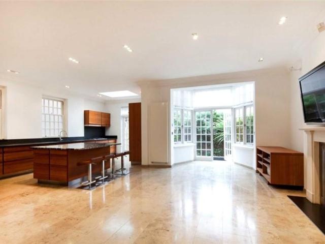 Hamilton Terrace, St Johns Wood. 6 bed house to rent £21,500 pcm £4,962 pw