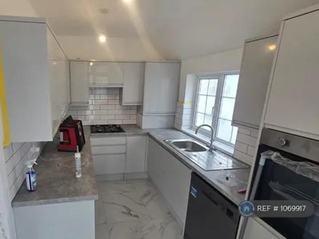 Hamilton Avenue, London, IG6 1AJ, United Kingdom | 4 bed house for rent #167692851 | Rentberry