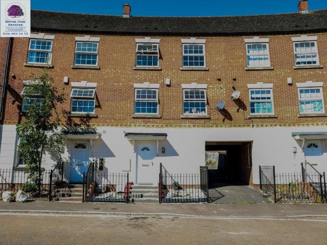 Hamilton Circle, Hamilton, Leicester LE5, 4 bed terraced house to rent, £1,450 pcm | PrimeLocation