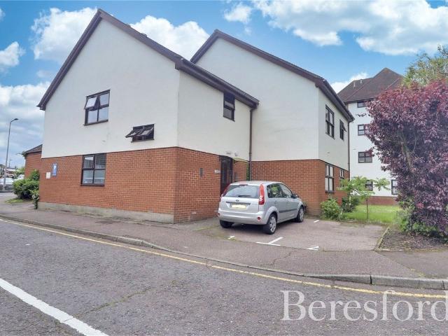 Hamilton Court, Templemead CM8, 1 bed flat to rent, £925 pcm | PrimeLocation