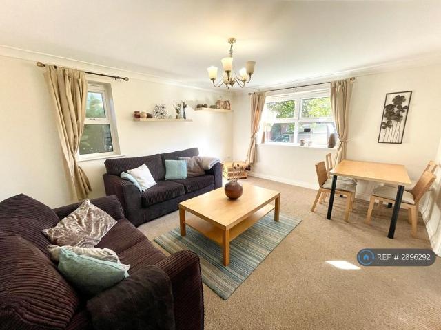 Hamilton Court, Coventry, CV1 2 bed flat to rent £1,150 pcm £265 pw