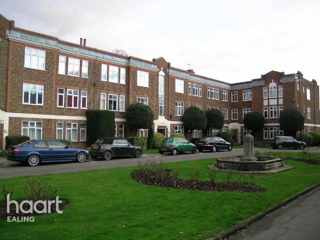Hamilton Court, Ealing 2 bed apartment to rent £2,300 pcm £531 pw