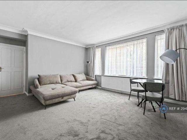 Hamilton Court, London, W9 Studio to rent £1,950 pcm £450 pw