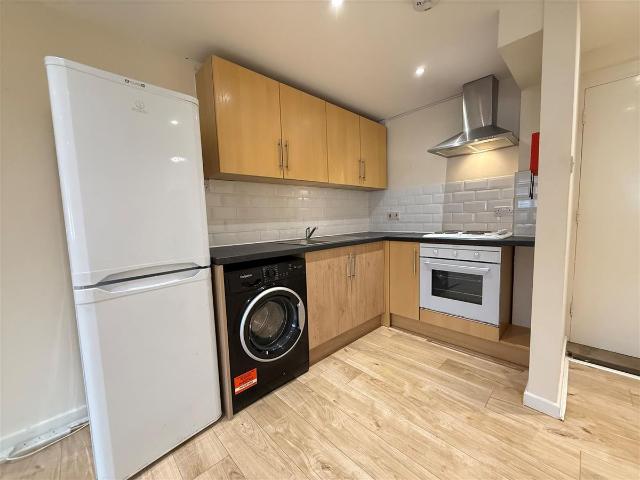 Hamilton Court, Stone Lane, Peterborough PE1, 1 bed flat to rent, £750 pcm | PrimeLocation