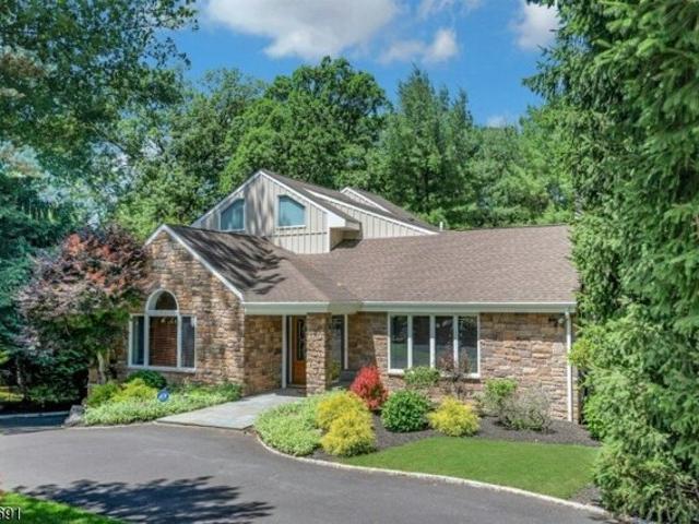 Hamilton Dr W, North Caldwell, Home For Sale