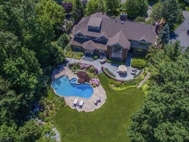 Hamilton Dr E, North Caldwell, Home For Sale