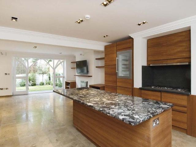 Hamilton Gardens, St. John's Wood. 4 bed end of terrace house to rent £25,000 pcm £5,769 pw