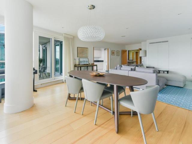 Hamilton House, St Georges Wharf. 3 bed flat to rent £7,000 pcm £1,615 pw