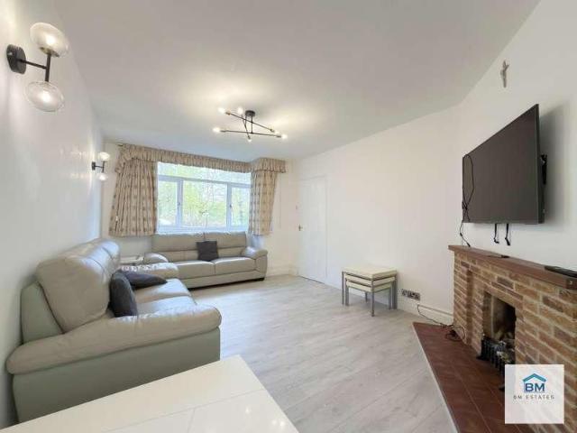 Hamilton Lane, Scraptoft, LE7