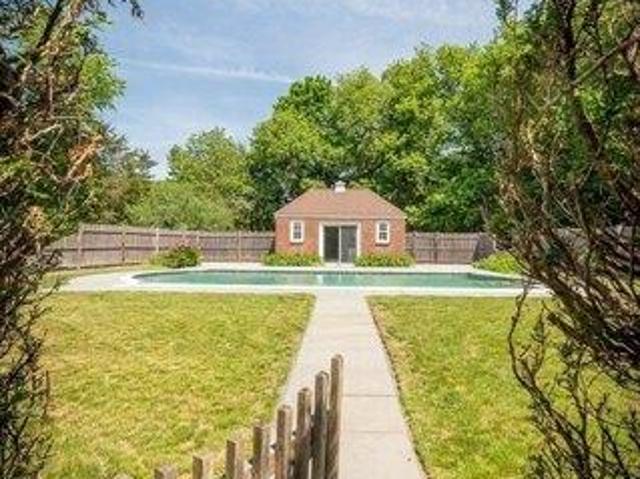Hamilton MA 01982 105095544