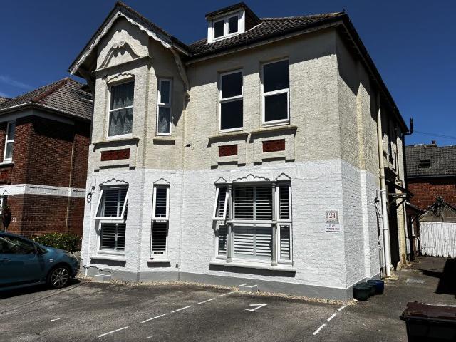 Hamilton Road, Boscombe BH1, 1 bed flat to rent, £875 pcm | PrimeLocation