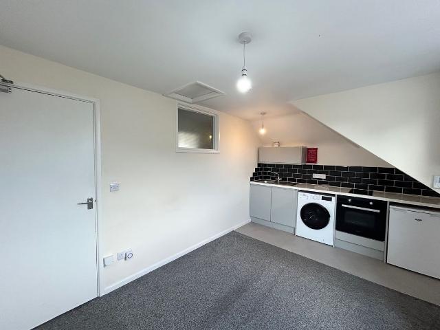 Hamilton Road, Bournemouth BH1, 1 bed flat to rent, £750 pcm | PrimeLocation