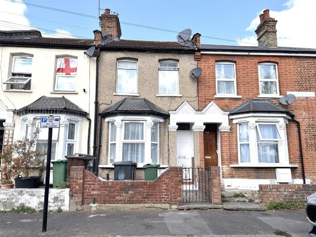 Hamilton Road, Walthamstow E17, 3 bed detached house to rent, £2,300 pcm | PrimeLocation