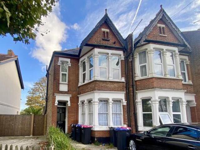 Hamlet Court Road, Westcliff on sea, 2 Bedroom Flat