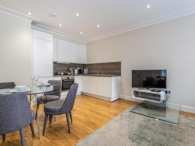 Hamlet Gardens,290 King Street. 1 bed flat to rent £2,560 pcm £591 pw