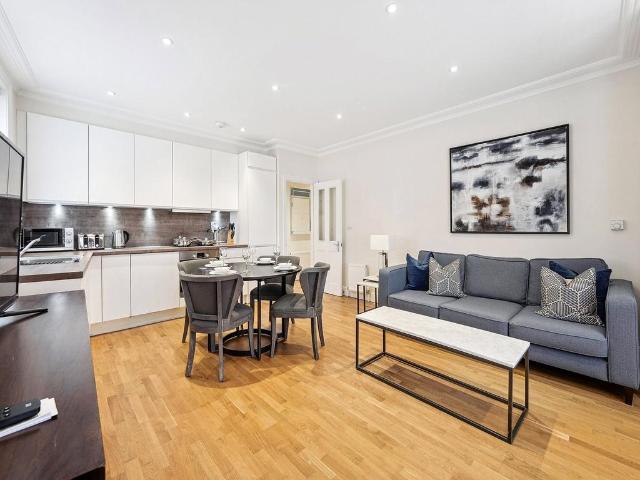 Hamlet Gardens, King Street, W6 2 bed apartment to rent £2,650 pcm £612 pw
