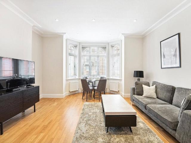 Hamlet Gardens, King Street, W6 2 bed apartment to rent £3,848 pcm £888 pw