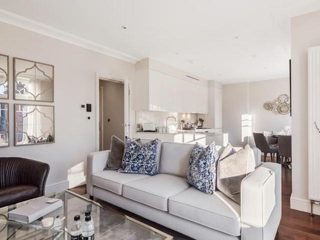 Hamlet Gardens, London W6 3 bed apartment to rent £5,633 pcm £1,300 pw