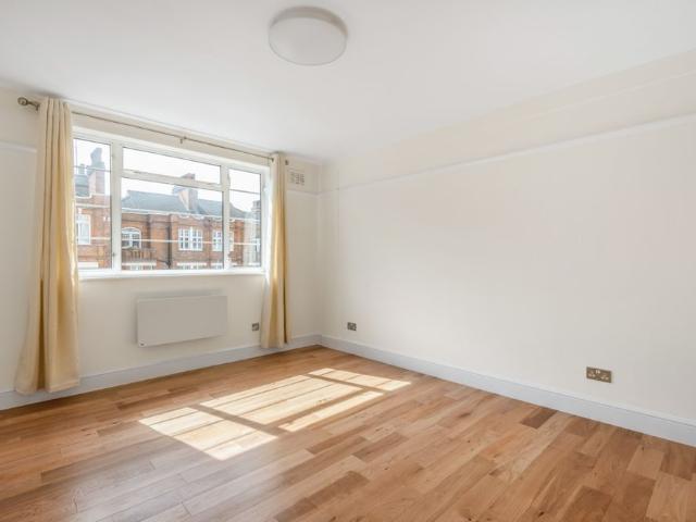 Hamlet Gardens, Ravenscourt Park, Hammersmith, London, W6