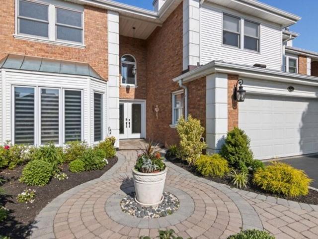 Hamlet Dr, Commack, Condo For Sale